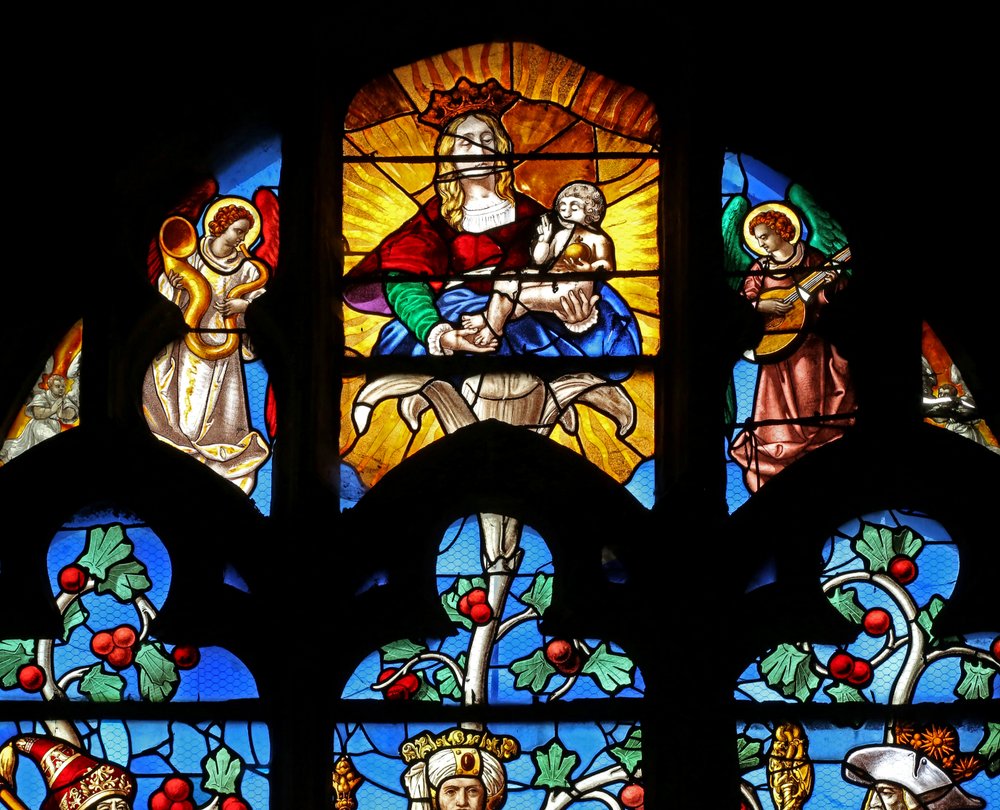 Window depicting the Tree of Jesse: the Virgin Mary with musical Angels ...