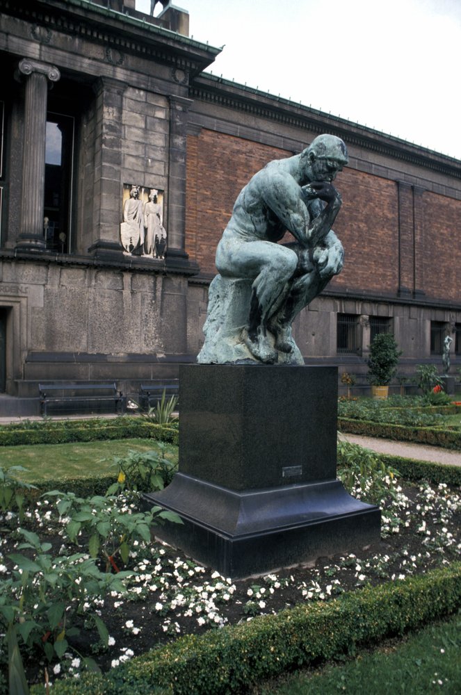 rodin thinker statue