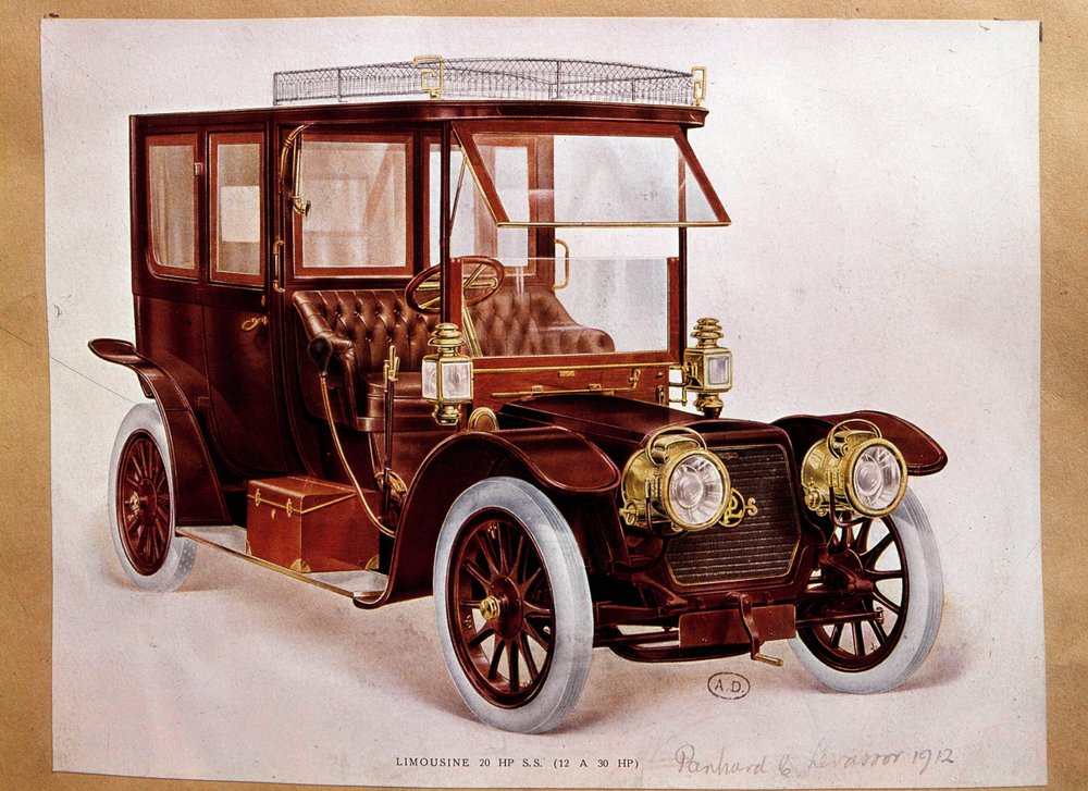 20 HP Limousine Car Model by Panhard and Levassor