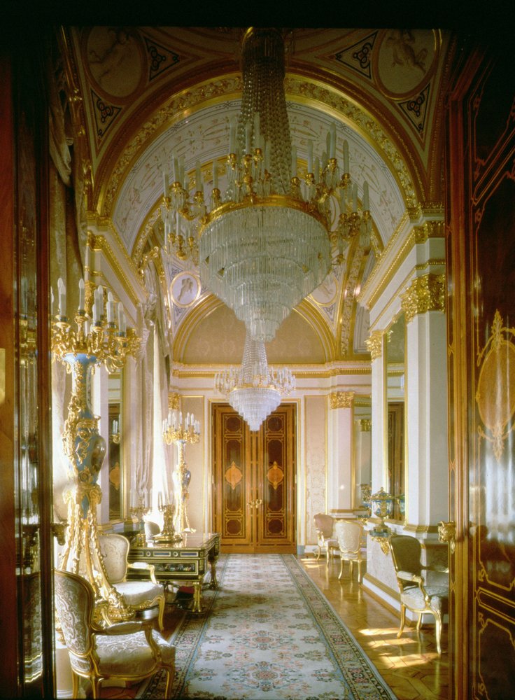 kremlin square apartment