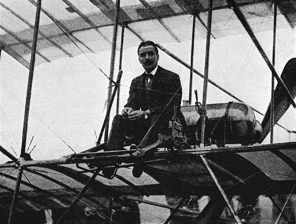 First Airplane In The World