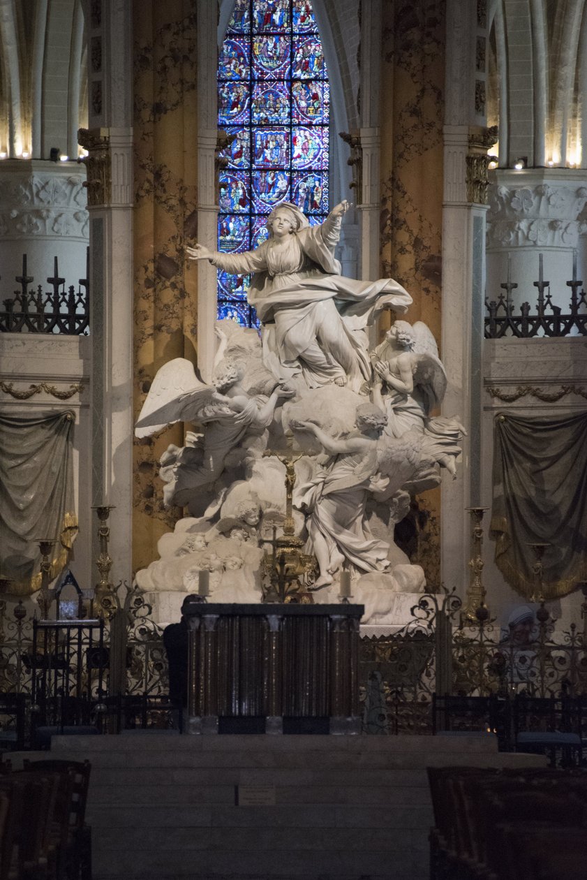 Inside view of the Cathedral of Chartres, the Master Altar (sculpture ...