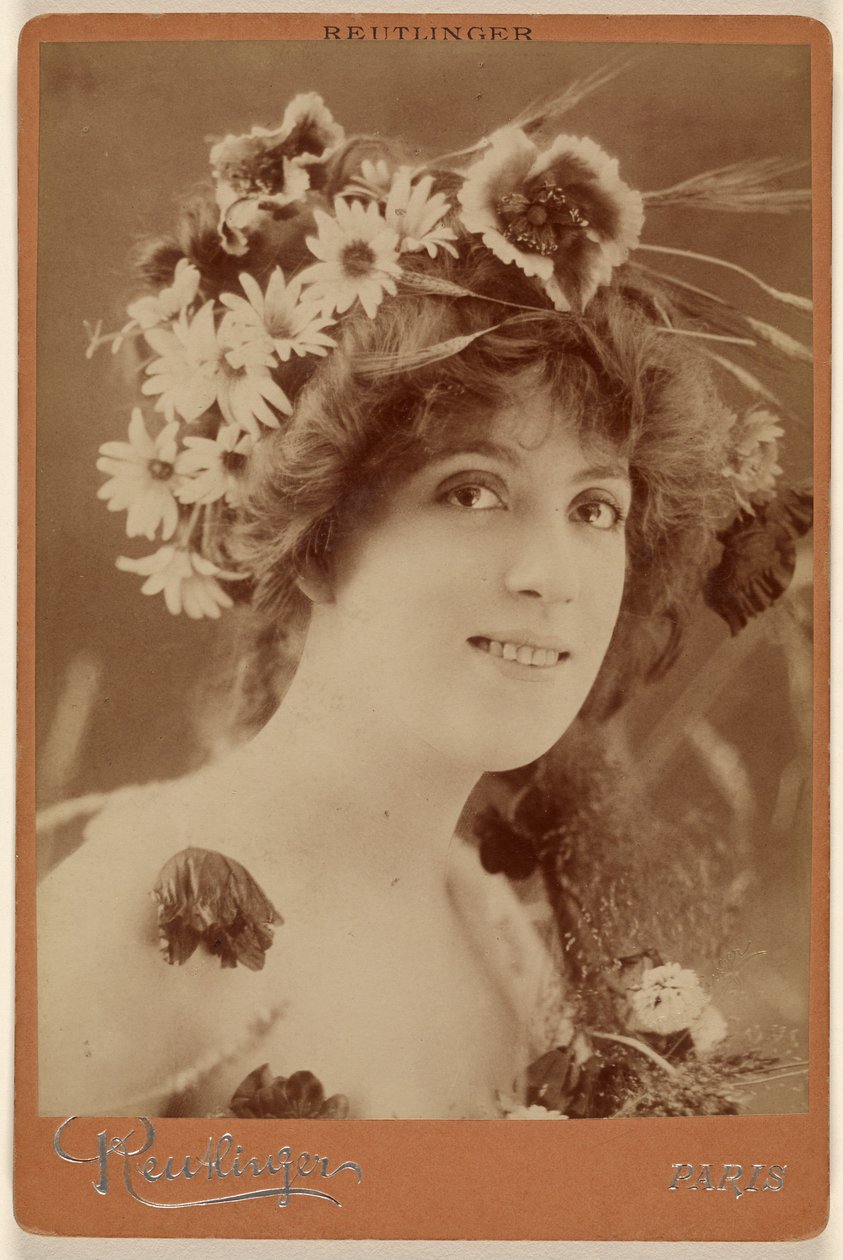 Faber l'Ete [Woman with flowers in her hair]