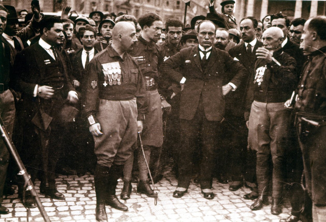 March on Rome, Mussolini and black shirts in 1922
