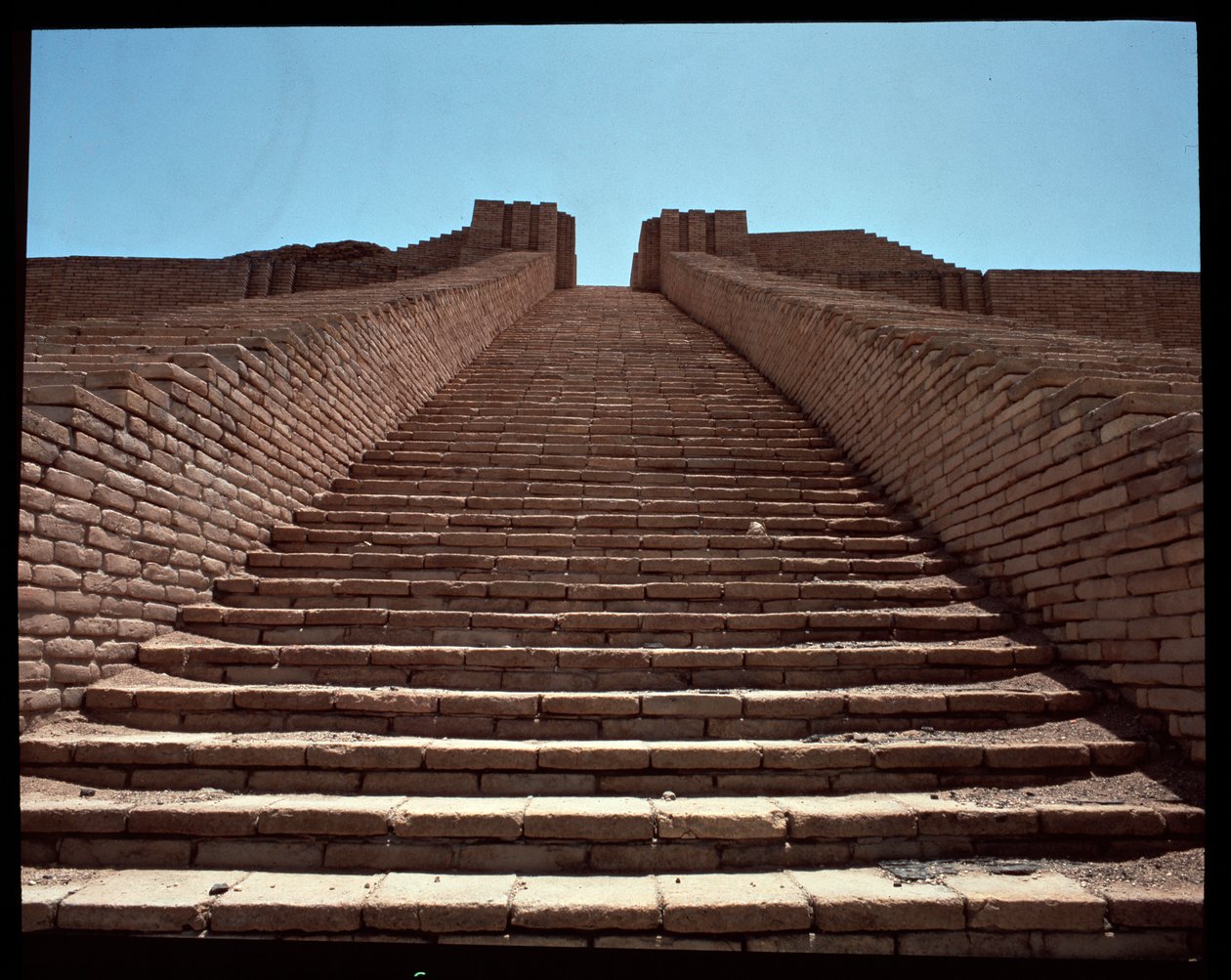 Ziggurat De Sceitse Ur Great Ziggurat Ur: Over 14 Royalty Free