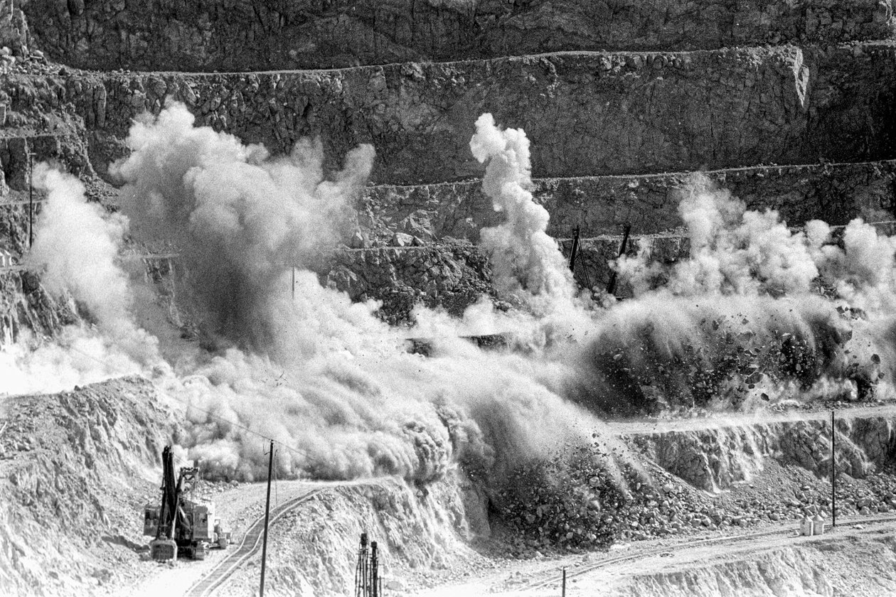 Blasting with dynamite at open pit copper mine Morenci mine for Phelps ...
